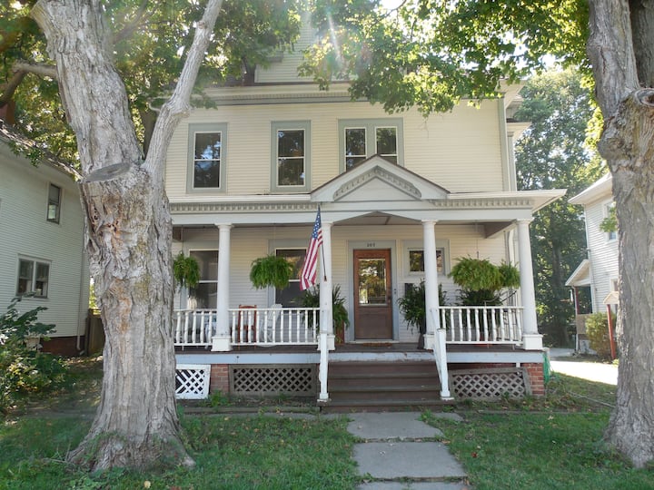 The Illini House - Urbana, IL