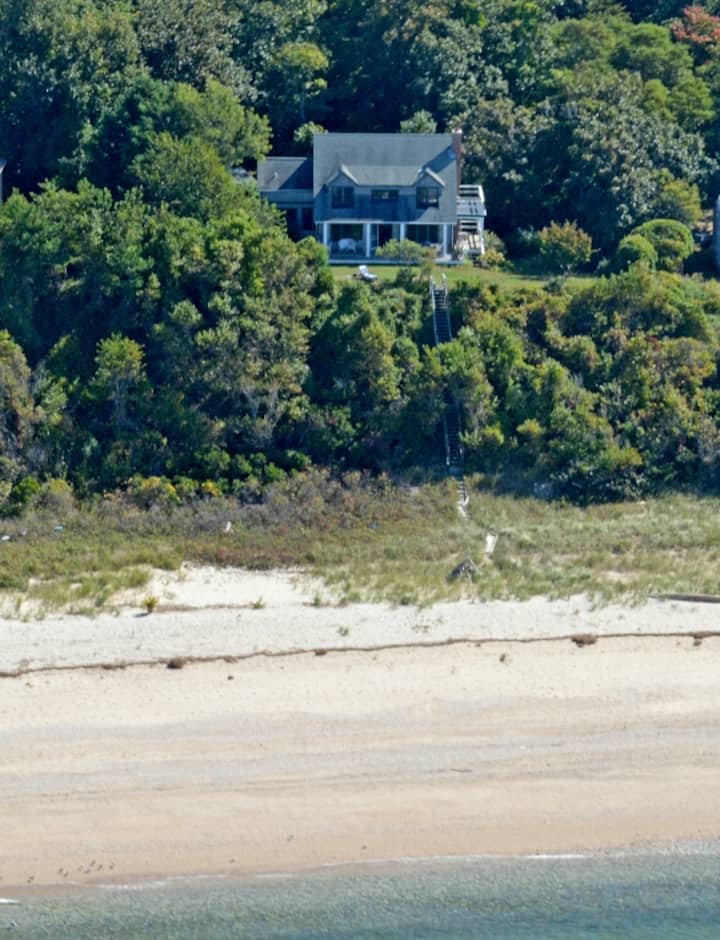 Sound Front Home, Private Beach Hideaway - Southold, NY