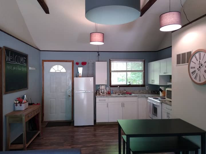 Cozy Manistee Lake Retreat. - Michigan