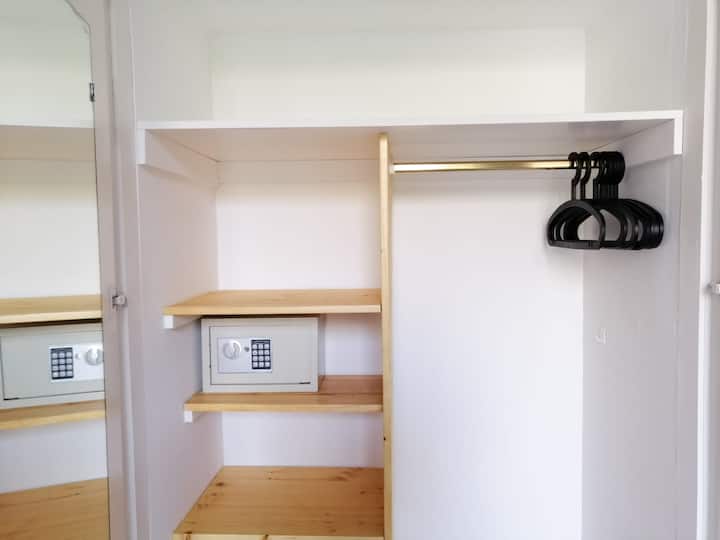 Habitación Triple Interior Con Baño Privado -