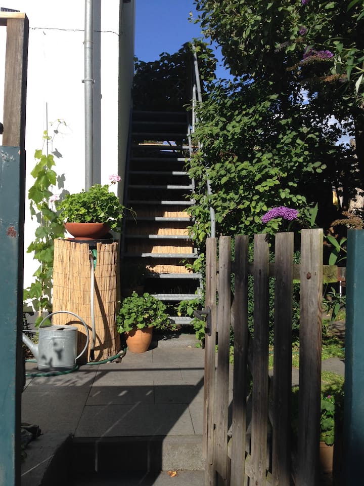 Kleine Gartenwohnung Mit Separatem Zugang - Bonn