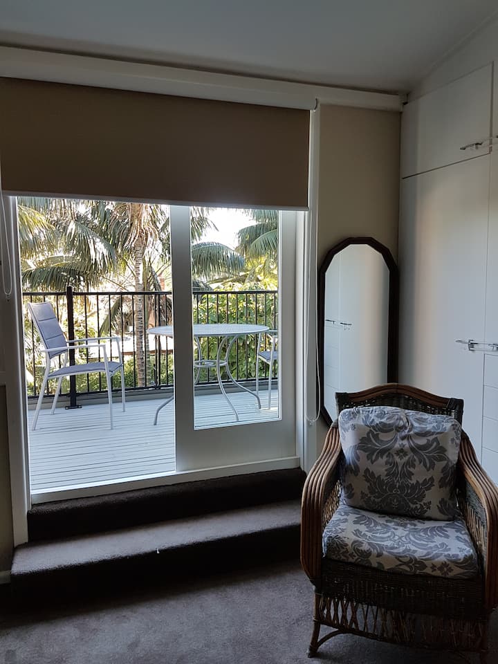 Self Contained Unit Within Elegant Randwick Home - Sydney