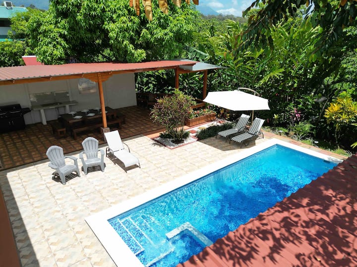 Naturaleza Piscina Y Jardín En La Fortuna - Costa Rica