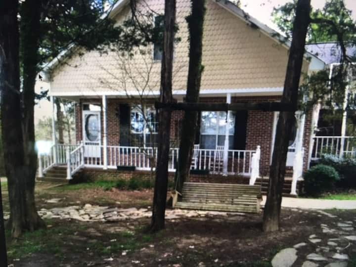 Caragen House 2bdrm Long/shortterm, Furnished - Starkville, MS