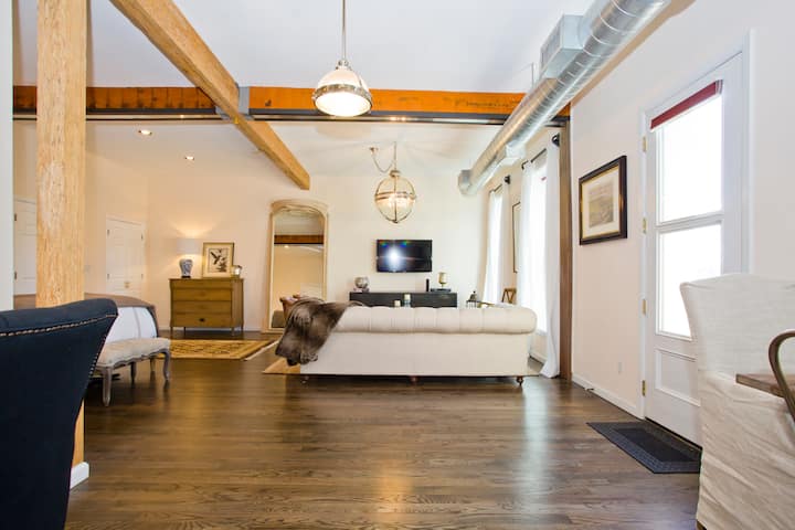 Stylish & Historic LoHi Loft on Wyandot - Lofts for Rent in Denver ...
