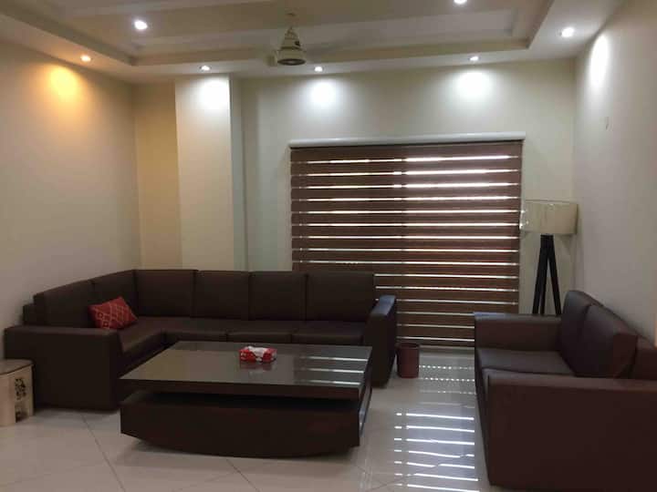 Beautiful  & Luxurious 2 Bed Apartment, Centre Lhr - Lahore