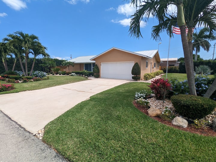 Spacious Updated Home - 1 Mile To Beach - Boca Raton, FL