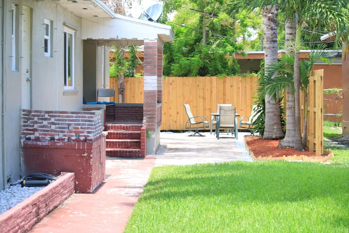 Fillmore Suite B: Great Beds + Gourmet Kitchen - Hollywood, FL