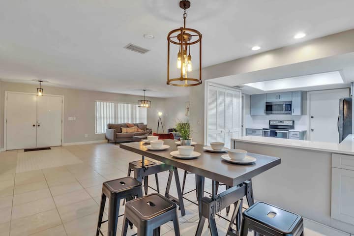 Cozy 3-bedroom Home 4-min From Universal Studios - Orlando, FL