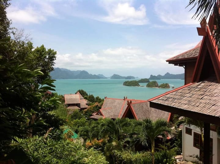 Villa Lotus, (3 Storeys) With Stunning Bay Views - Pantai Cenang
