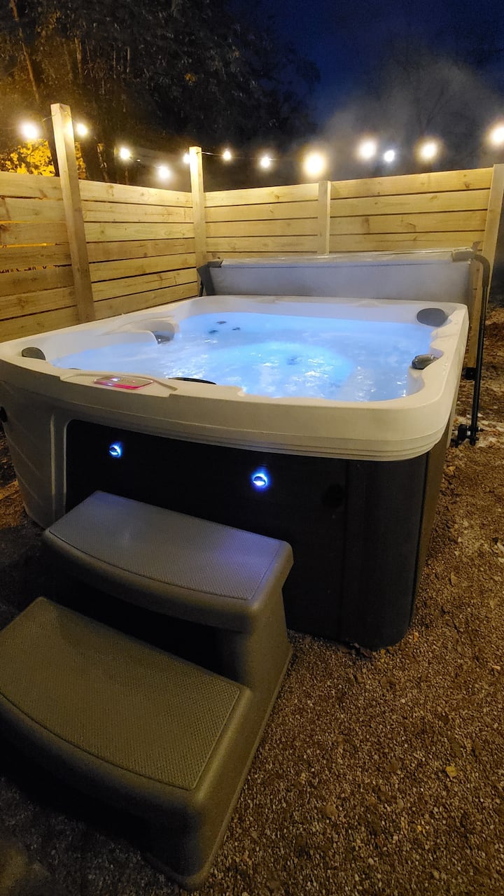 *Hot Tub*character Home Minutes To Dt Fargo/ndsu! - Fargo, ND