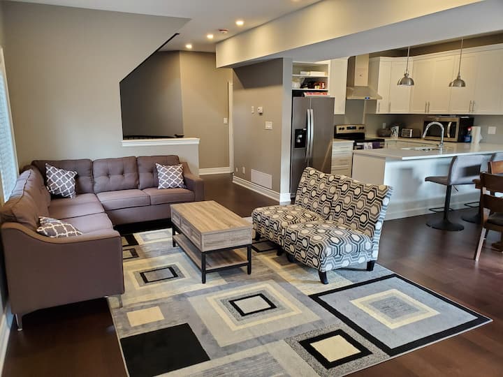 Newly Built! Luxurious Home Close To Niagara Falls - St. Catharines