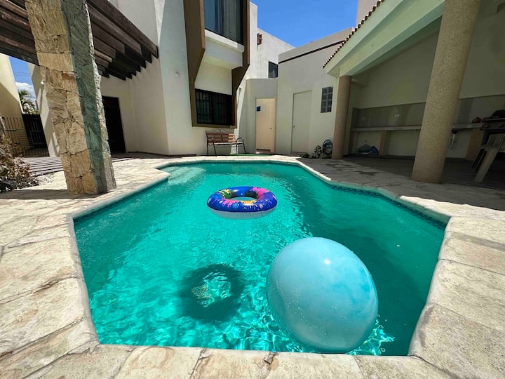 Casa Familiar Grande Con Piscina - La Paz