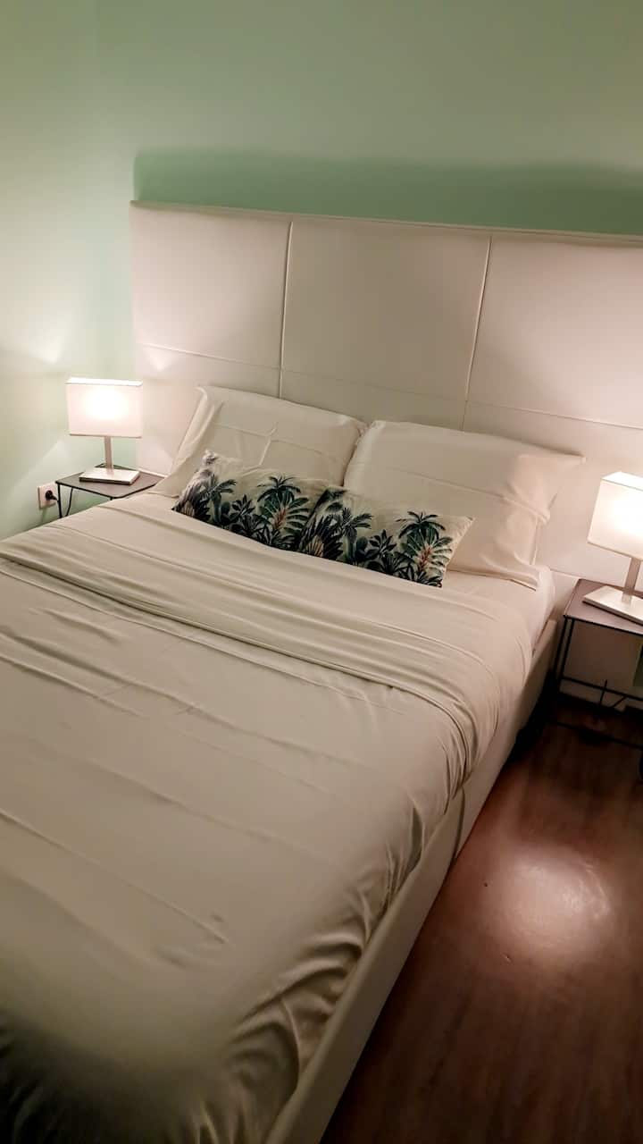 Une Chambre Dans Un Appartement - Saint-Germain-en-Laye