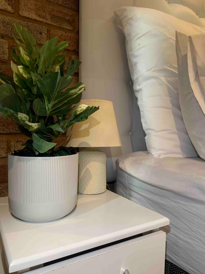 Oak Tree Private Room - Centurion