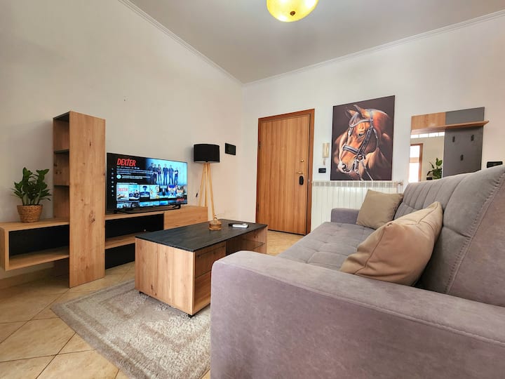 Central Apartment For Groups | 2br & Full Kitchen - Tirana