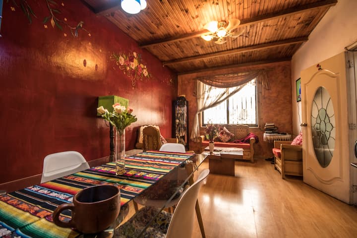 Beautiful Suite In A Gorgeous Colonial House - Quito