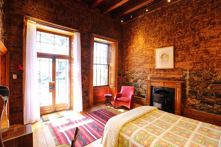 5 Wandel Street  Gardens Cape Town  South Africa - Camps Bay