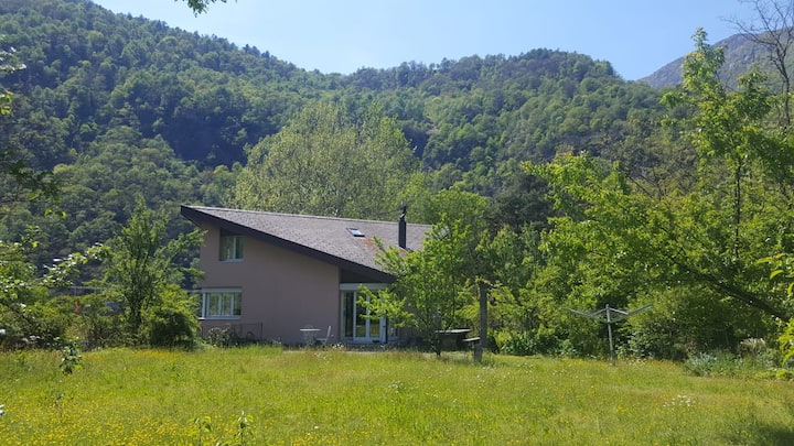 Casa Ad Avegno Con 1500mq Di Giardino - Minusio