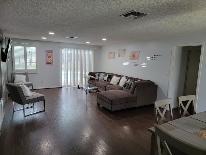 Ideal Home In Spring Hill - Spring Hill, FL
