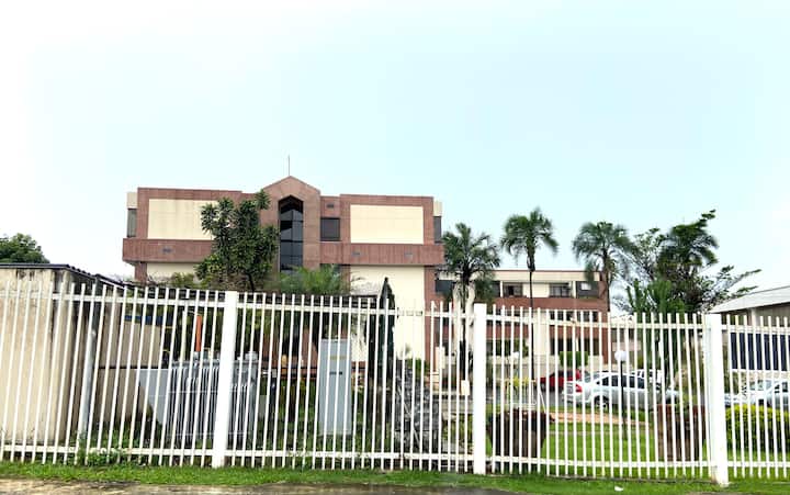 Encantador…estilo Moderno…novo E Garagem! - Brasília