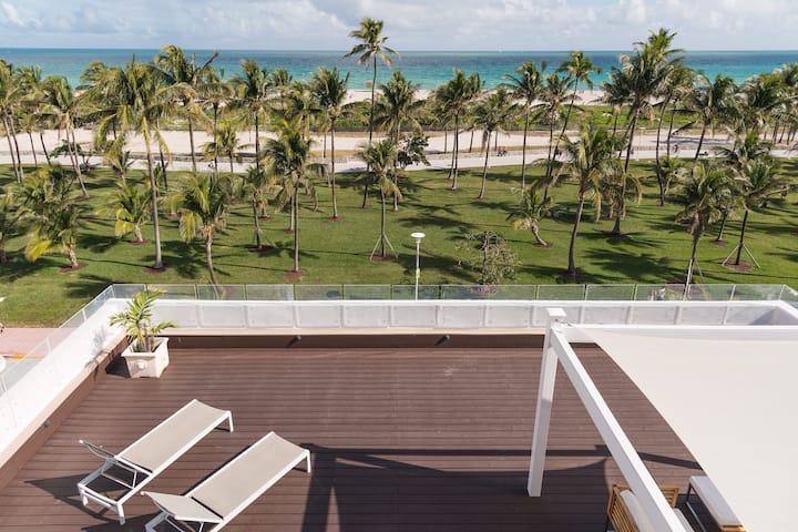 Renovated  King Bed- Beach Front - South Beach, FL