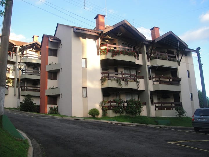 Lindo Apto Em Condomínio Fechado!!! - Campos do Jordão