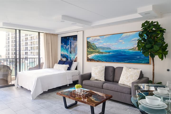 Waikiki Banyan Ocean View Designer Condo W/parking - Honolulu
