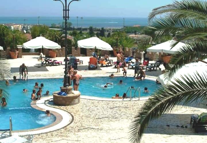 Villa In Complesso Residenziale - Giulianova