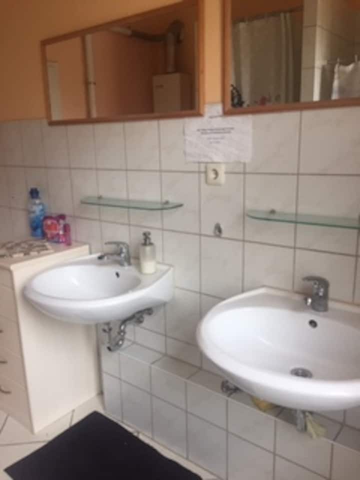 Zimmervermietung (Hostel) Auf Zeit - Francfort