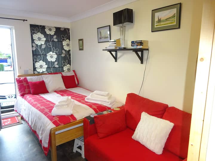 Cosyflat:nrairprt,bus,centre.patio,parking,wifi Tv - Edinburgh Zoo