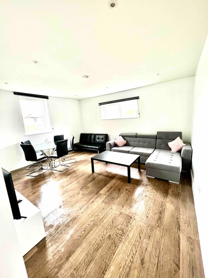 ٧ Promotion Half Price 2 Bedroom Flat In Hanwell - Kingston University London Kingston Hill Campus