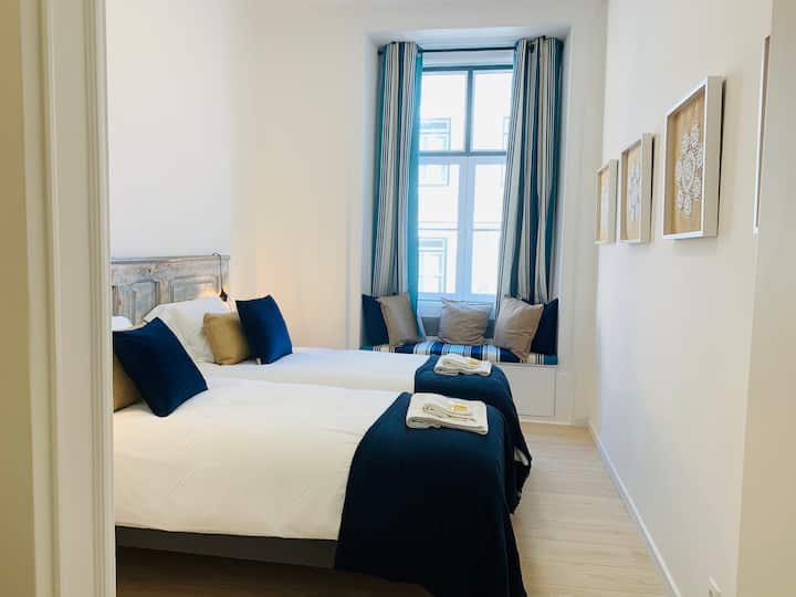 Lisbon Heart - Typical - Lisbon