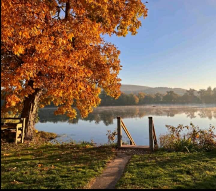 Riverbreeze Cottage • Waterfront• Autumn Getaway! - Northumberland, PA