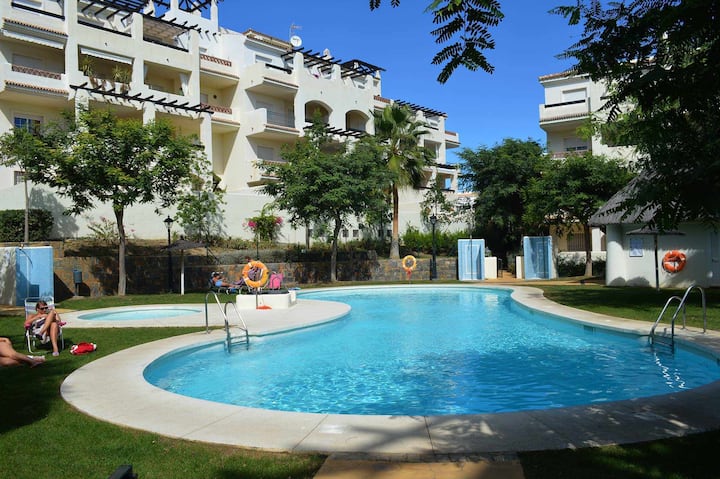 Moderne Avec Terrasse, Piscine, Parking. - Manilva