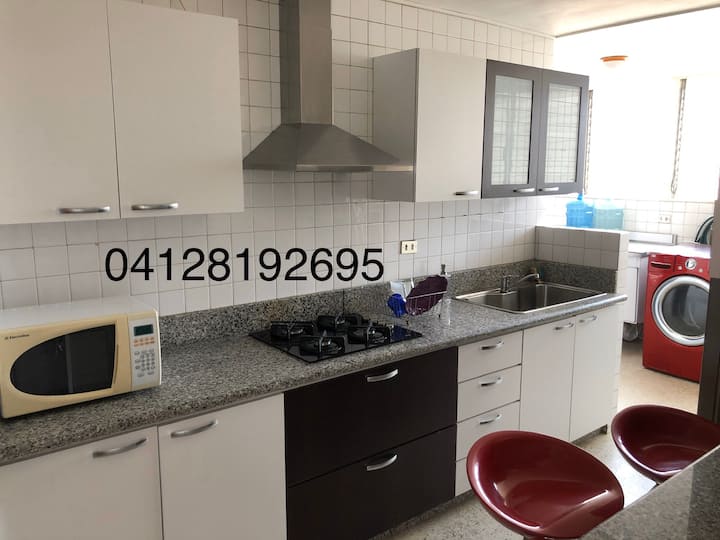 Amplio Y Equipado Apt En El Corazón De Altamira - Caracas