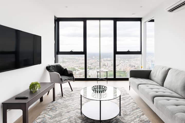 75th-floor Cbd Penthouse 3br | Parking, Gym & Pool - Rod Laver Arena