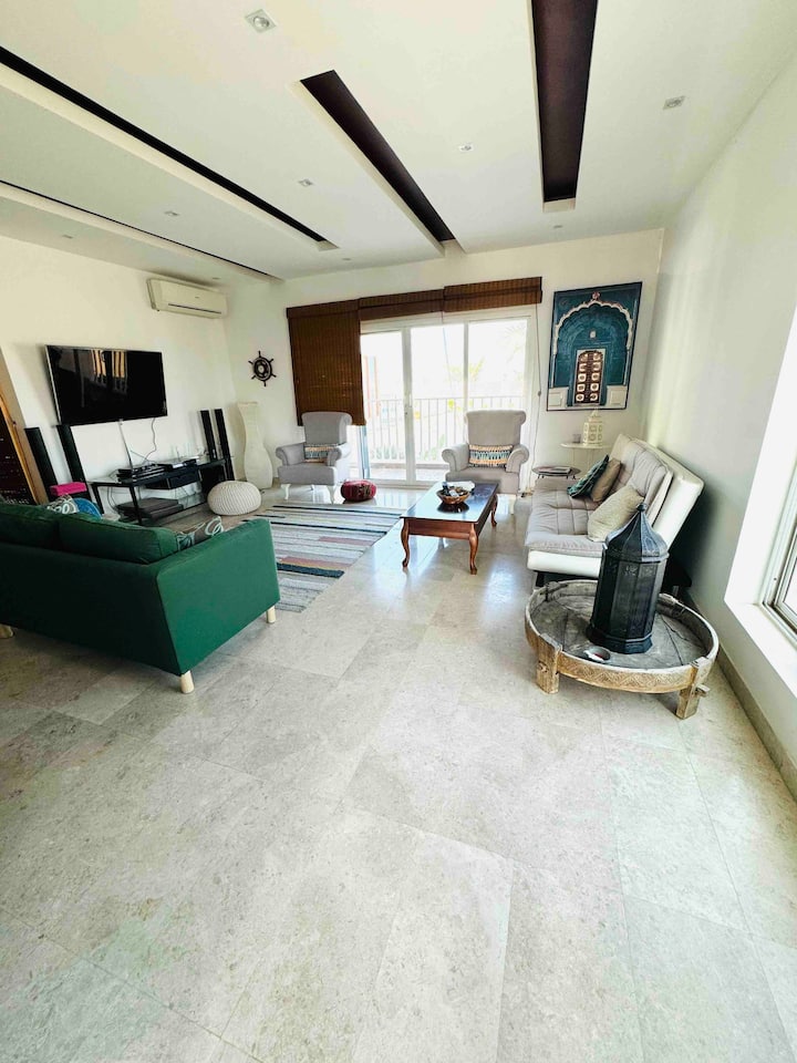 Unique 2 Story Beachfront Villa - Muscat