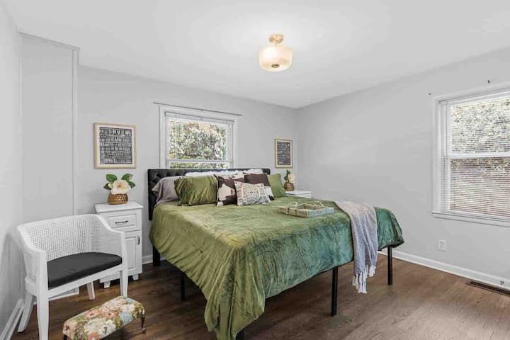 Charming Retreat Near St Joe- Access To Downtown - Lexington, KY