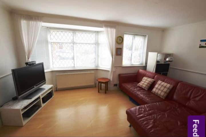 Whole House Rent For Family - Surbiton