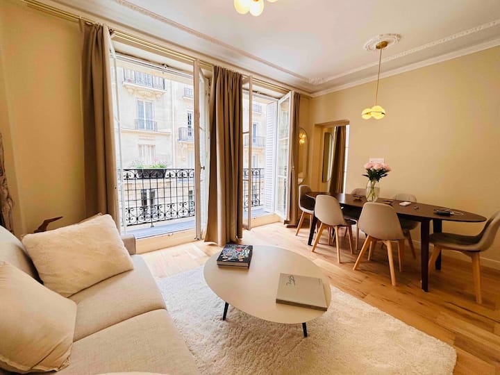 Eiffel Tower Balcony  A/c - Paris