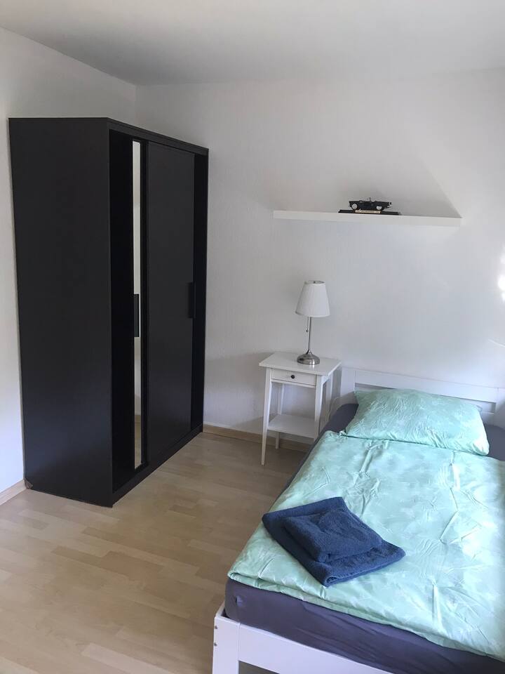 Privatzimmer In Großer Wohnung In Bonn - 波恩