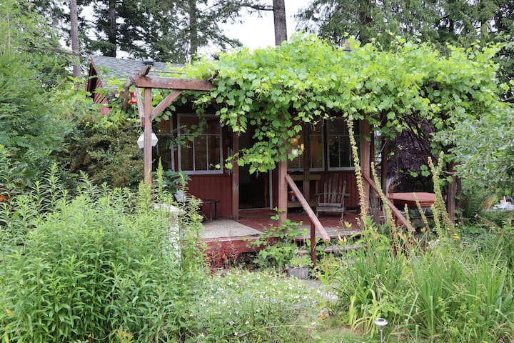 Blissful Retreat Cottage - Duncan