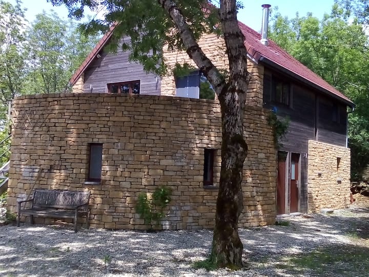 La Quiétude Du Mont Poupet - Arc-et-Senans