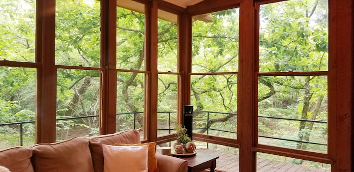 Charming Treehouse Getaway - BarnHill Vineyard, Anna