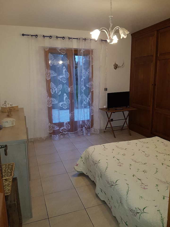 Chambre Dans Une Villa à La Campagne. - Salon-de-Provence