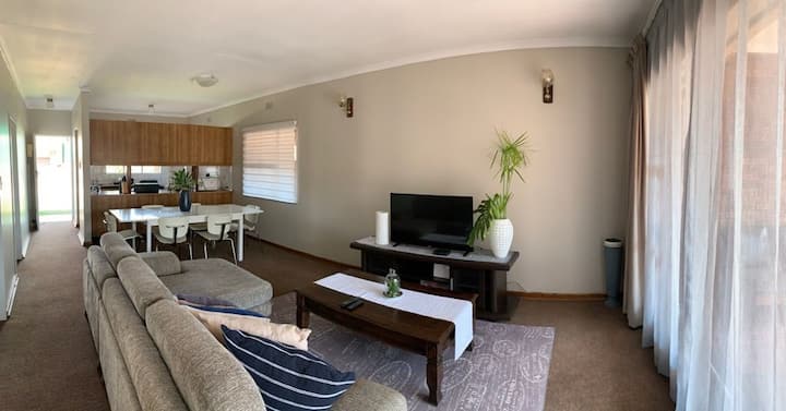 Spacious 2 Bedroom Apartment In Security Complex - South Africa