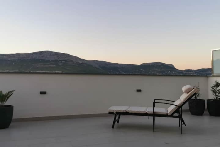 Modern Penthouse Panorama With A Large Balcony - Split