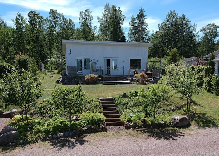 Summer House By Kid-friendly Lake - Hjo