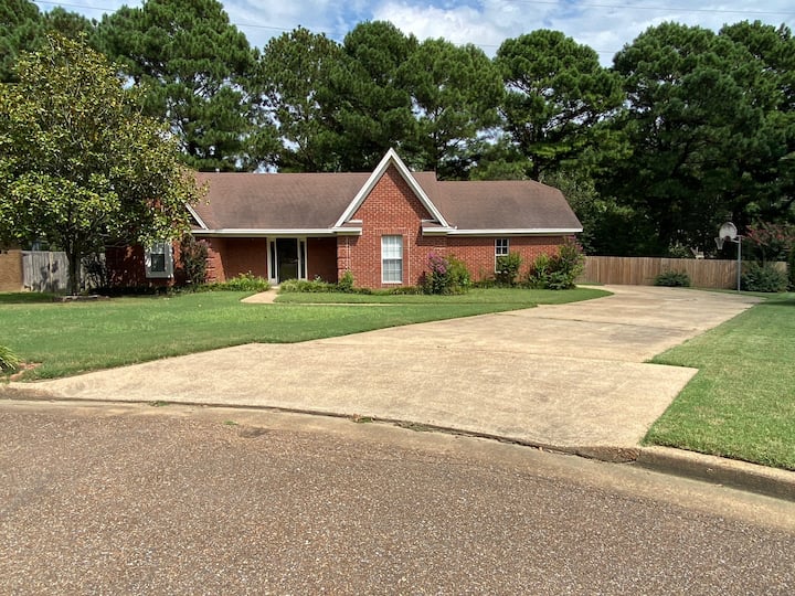 Roomy Retreat In Southaven - Southaven, MS